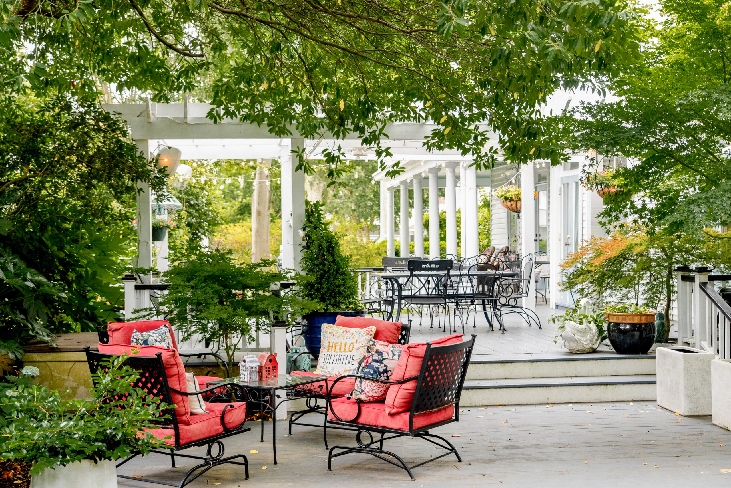 Experience Coastal Charm At White Doe Inn In Manteo, NC